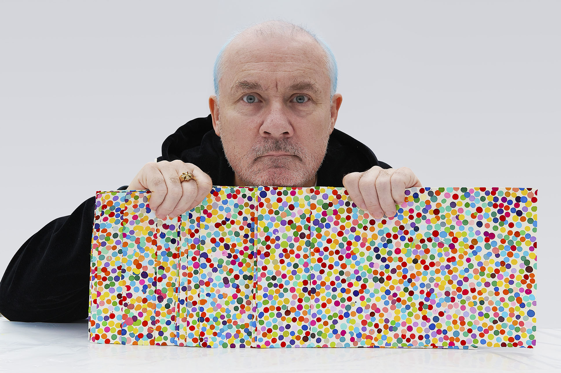 NFT: Damien Hirst - Hirst brûle ses œuvres physiques pour vendre des NFT